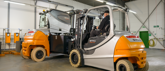 Electric forklifts in Net Zero warehouse logistics | STILL UK